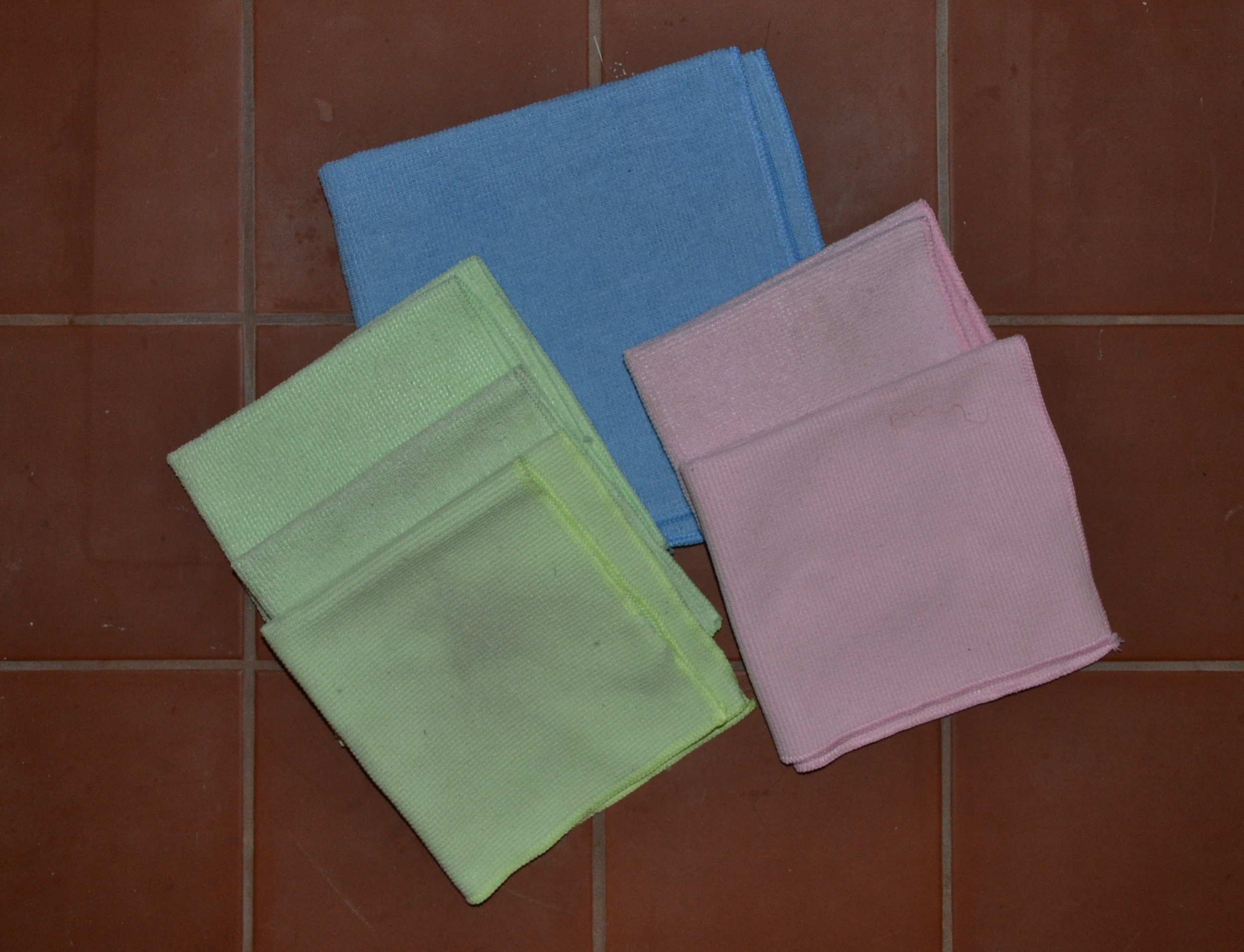 The Dangers Of Microfiber Cloths | Design Life Hacks